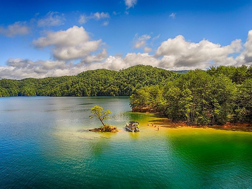Lake Jocassee All About America